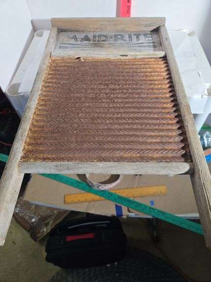 Vintage made rite washboard - Auction Ohio