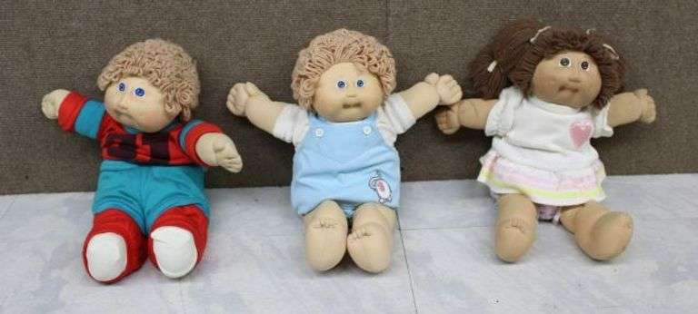 Three Cabbage Patch Kids Dolls with Xavier Roberts Signatures and ...