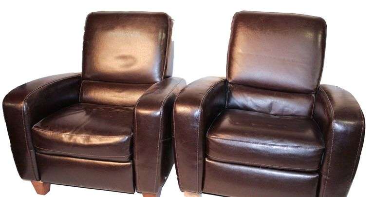 ITALSOFA RECLINING CHAIRS IN BROWN LEATHER UPHOLSTERY. - Auction Ohio