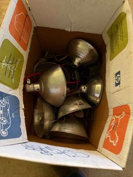 Box Of Heat Lamps - Auction Ohio