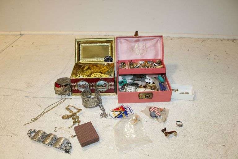 Costume Jewelry & Boxes - Auction Ohio
