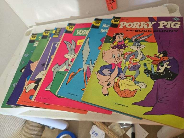 Assorted vintage warner's brothers comic books - Auction Ohio
