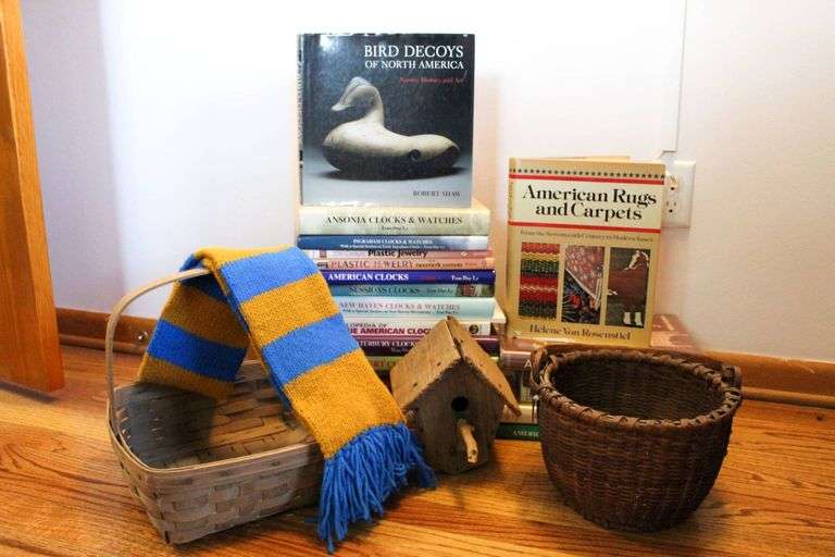 REFERENCE BOOKS AND DECORATIVE ITEMS INCLUDING BASKETS AND WOOD ...