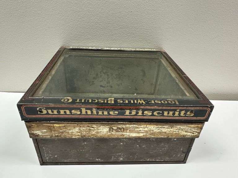 Sunshine Biscuit Co. Counter Display Case - Auction Ohio