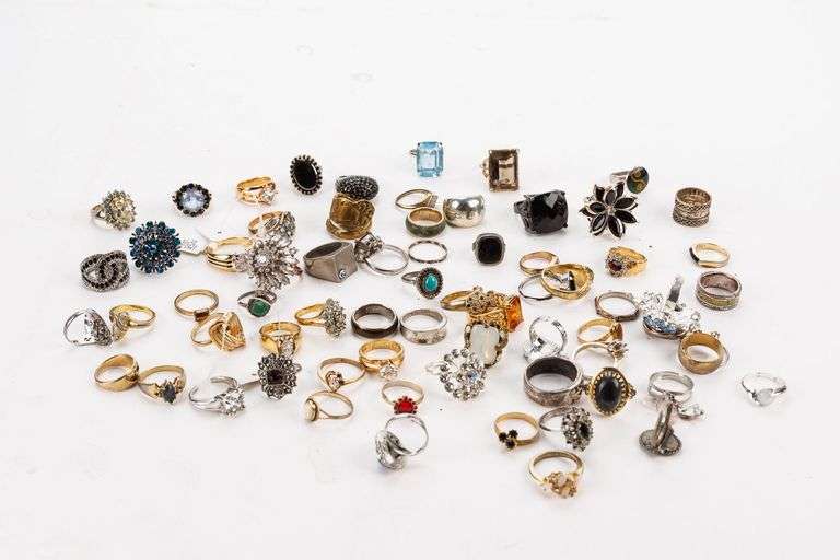 Large Collection of Ladies Fashion Rings with Case - Auction Ohio