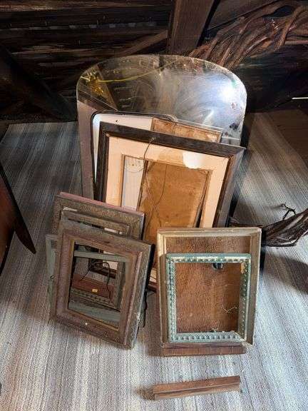 Lot of Antique Picture Frames - Auction Ohio