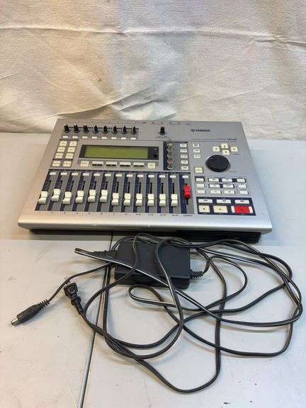 Yamaha AW16G Professional Audio Workstation with Power Supply - Auction ...