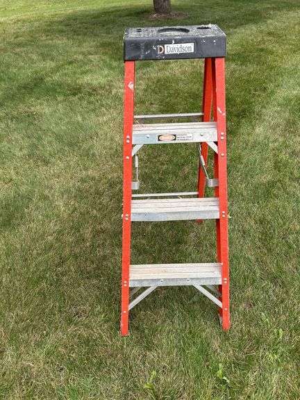 Davidson 4-Foot Type 1A Extra Heavy Duty Fiberglass Step Ladder ...