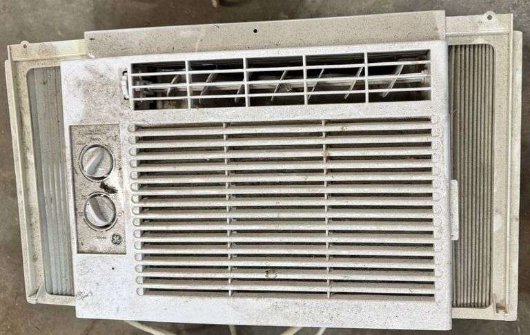 GE Window Air Conditioner with Manual Controls - Auction Ohio