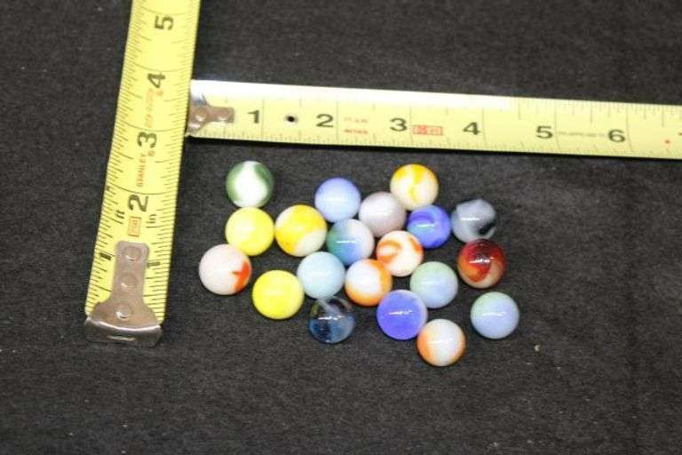 20 Vintage Glass Marbles in Assorted Colors - Auction Ohio