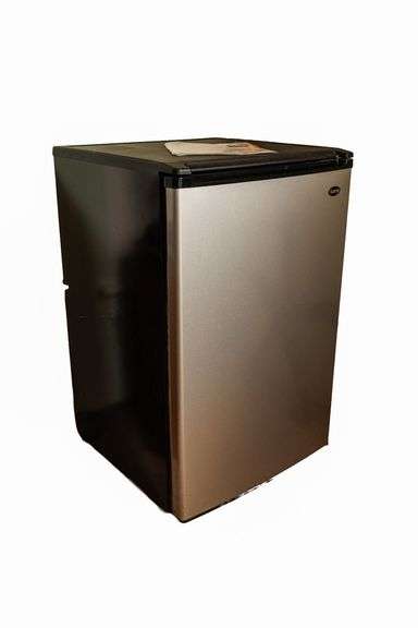 Sanyo Mini Fridge - Auction Ohio