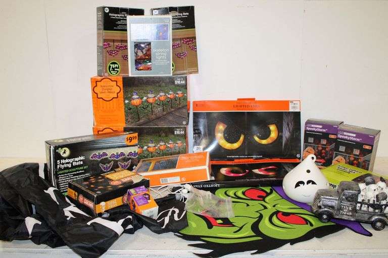 Halloween Décor - Auction Ohio