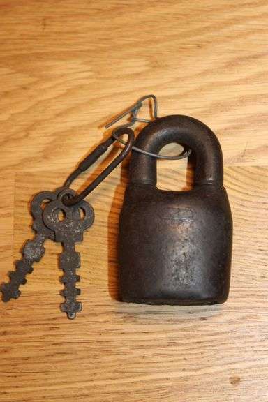 3-1/2″L Cast Iron Lock With Two Keys, No Visible Markings - Auction Ohio