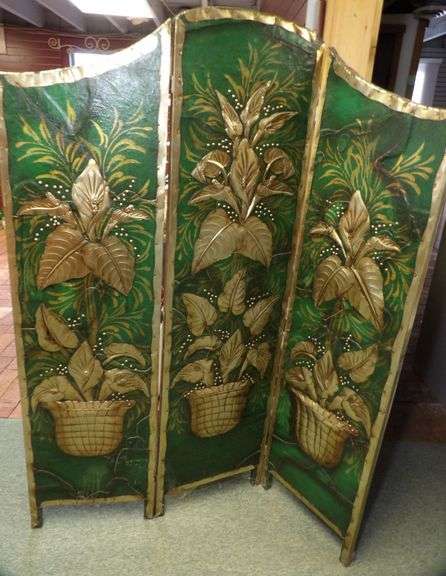 Room Divider - Auction Ohio