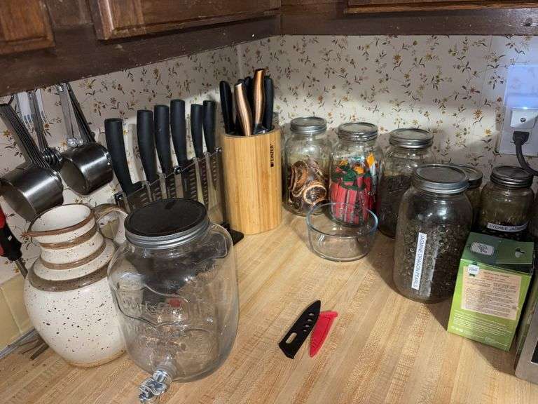 Kitchen Clean-Out Lot - Auction Ohio