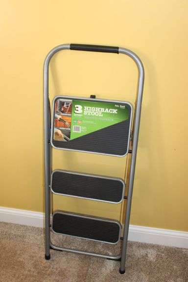 Step Stool - Auction Ohio