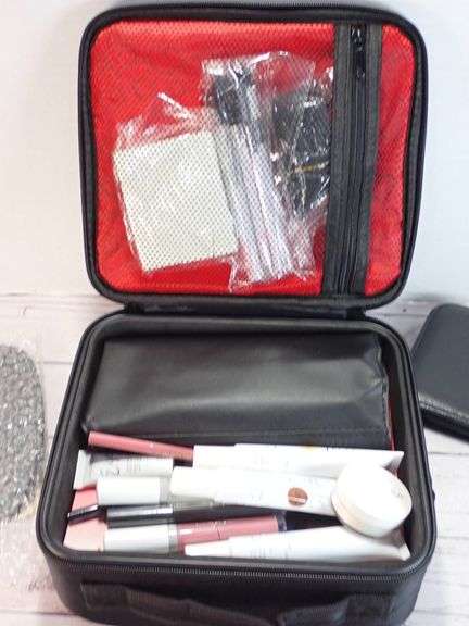 Mirabella Makeup Kit with Accessories and Marianna Mirror - Auction Ohio