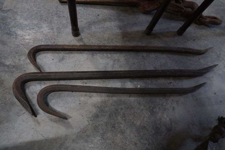3 crow bars - Auction Ohio