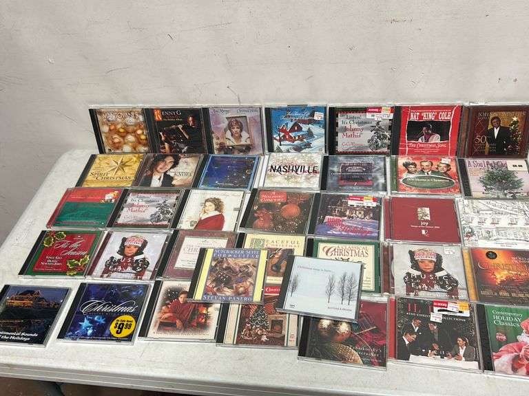 37 Christmas CDs - Auction Ohio
