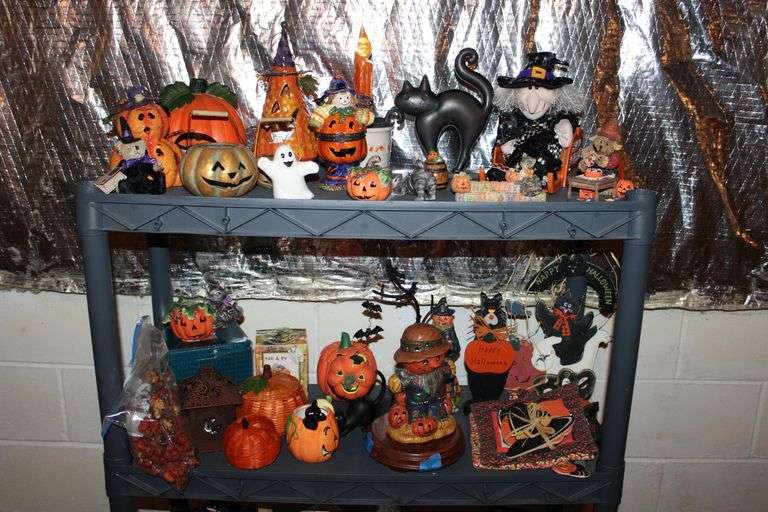 Halloween Decorations - Auction Ohio