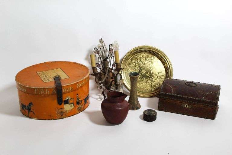 DECORATIVE ITEMS INCLUDING HAT BOX AND COPPER VESSEL. - Auction Ohio