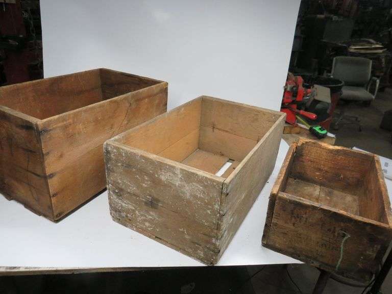 Vintage Crates - Auction Ohio