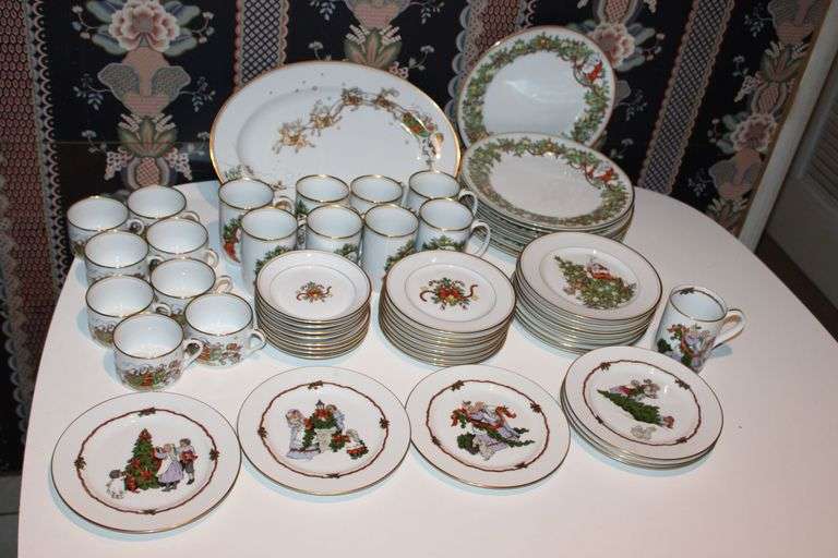 Fitz & Floyd St. Nicholas China Set - Auction Ohio