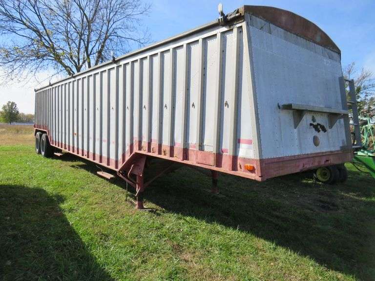 1978 Cornhusker 800 Hopper Bottom Trailer - Auction Ohio