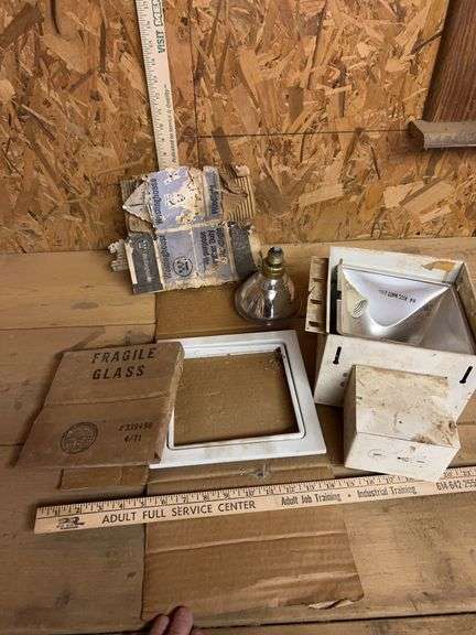 Vintage Metal Light Fixture W/Bulb - Auction Ohio