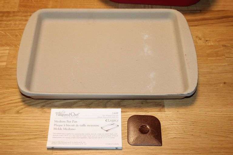 The Pampered Chef Classic Collection Family Heritage Stoneware Medium ...