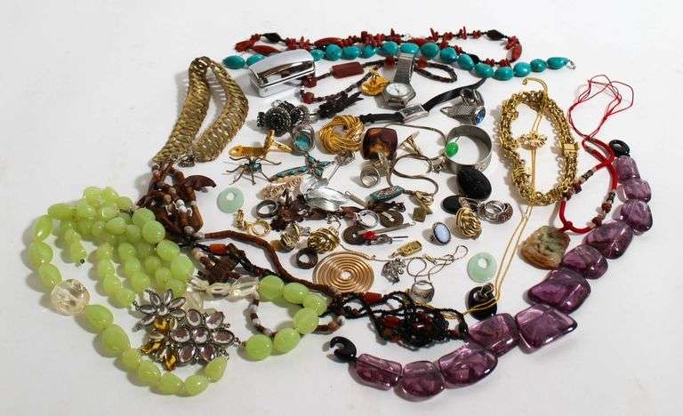 COSTUME JEWELRY ASSORTMENT. - Auction Ohio