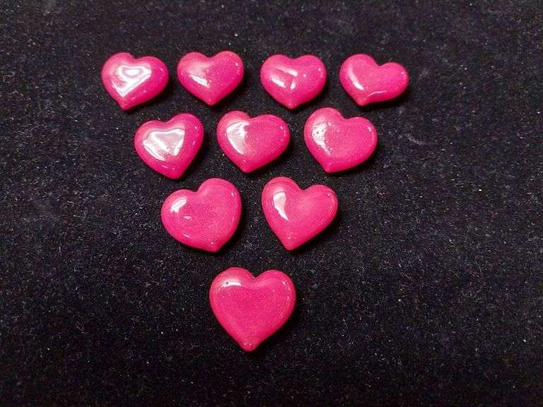 10 Red Heart-Shaped Decorative Items with Glossy Finish - Auction Ohio