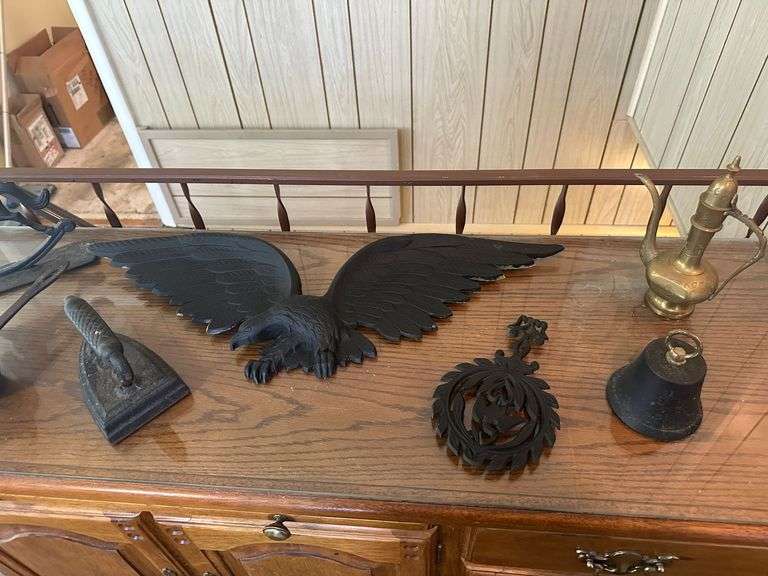 Cast iron and cast metal primitive decor - Auction Ohio