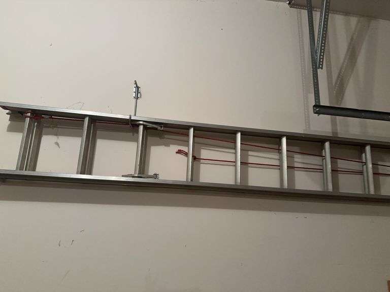 Extension ladder - Auction Ohio