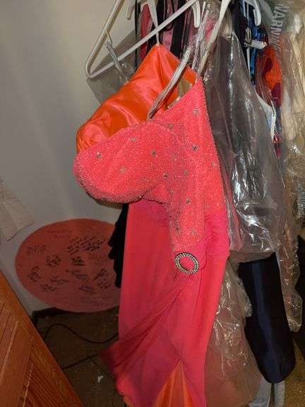 Dresses - Auction Ohio