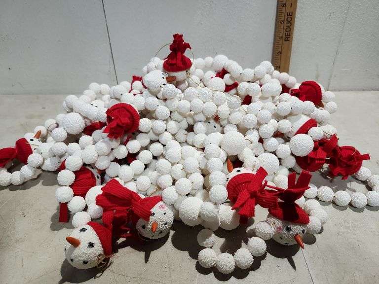 Handmade Snowman Garland - Auction Ohio
