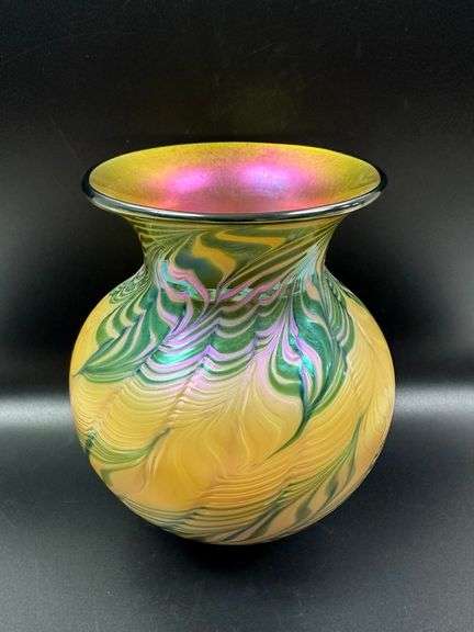 Lundberg Studios "Palm Heart Vase" - Auction Ohio