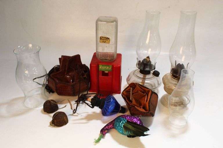 GROUP OF DECOR INCLUDING GLASS KEROSENE LAMPS AND RED KOOL-AID ...