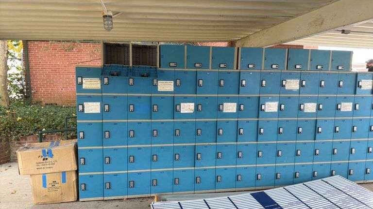 Blue Plastic Lockers Set of 20 - Auction Ohio