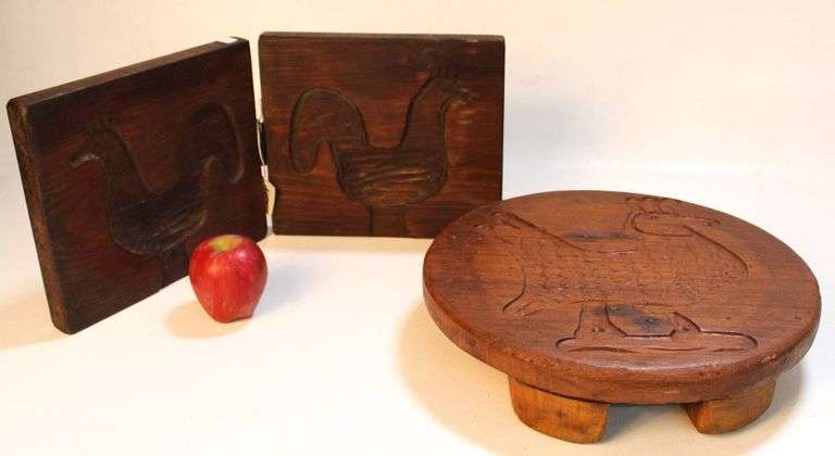 WOOD CARVED KITCHEN DECOR WITH ROOSTER MOTIF. - Auction Ohio
