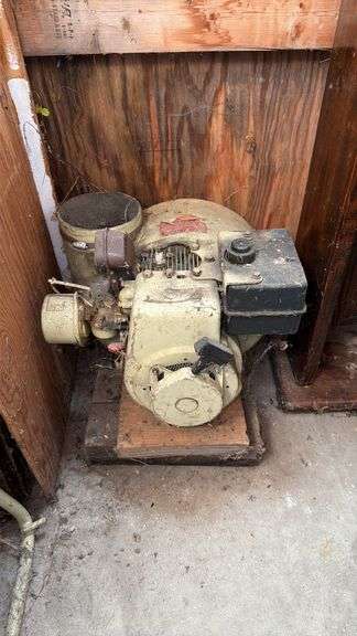 Vintage 4-Stroke Gas Engine Model 143-644702 - Auction Ohio