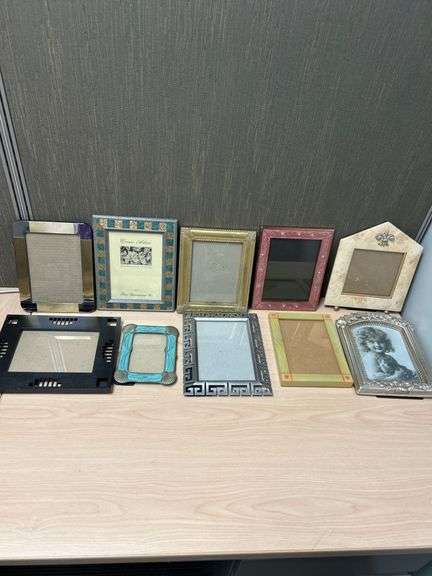 10 Assorted Photo Frames in Mixed Materials and Styles - Auction Ohio