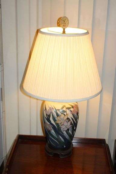 Iris Table Lamp - Auction Ohio
