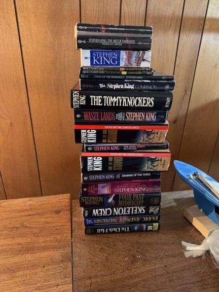 Stephan King Books - Auction Ohio