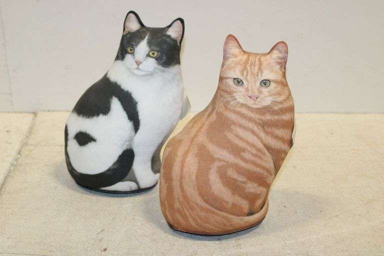 Fiddler's Elbow Cat Figurines - Auction Ohio