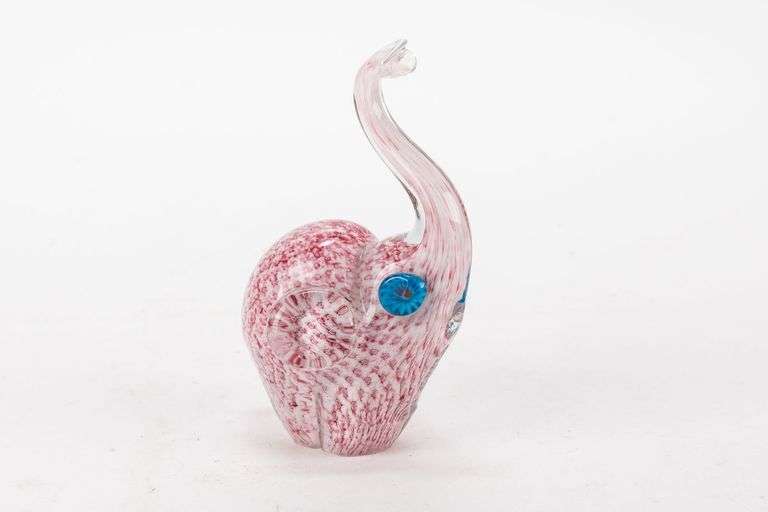 Art Glass Pink Elephant Figurine - Auction Ohio