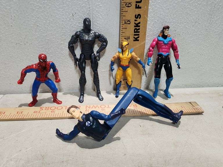 Marvel Figures -1995 Spider-Man, 2008 Spider-Man, 2010 Wolverine, 1992 ...
