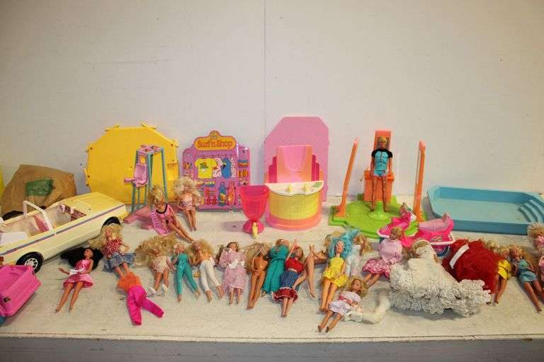 Barbie Dolls & Accessories - Auction Ohio