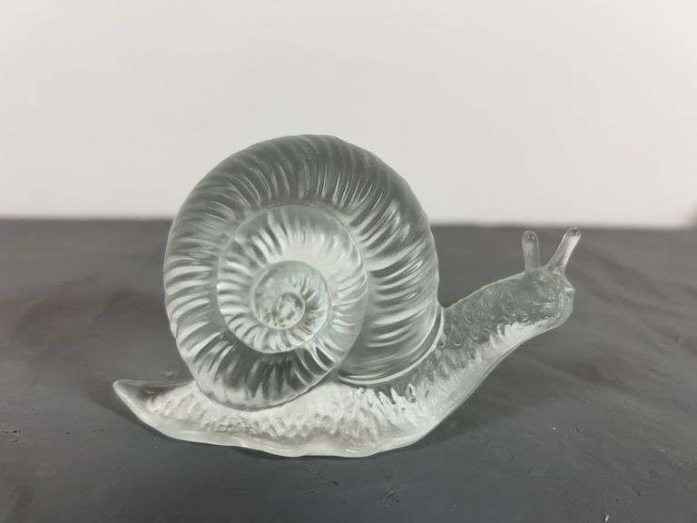 Fenton Frosted Glass Snail - Auction Ohio