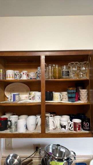 Mixed Set of Mugs and Glassware - Auction Ohio